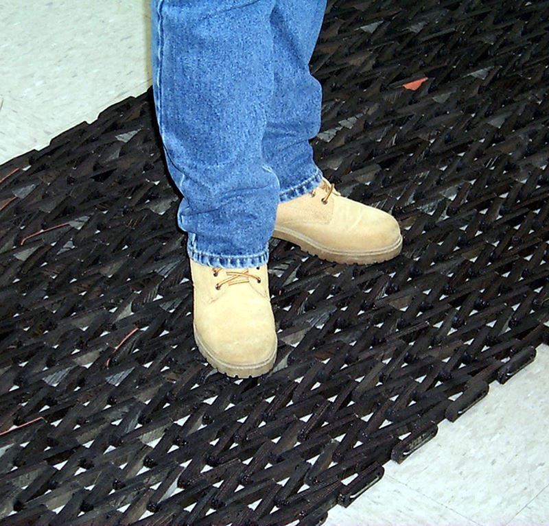Durite 108 Heavy-Duty Recycled Tire Link Mat | Mats & Flooring ...